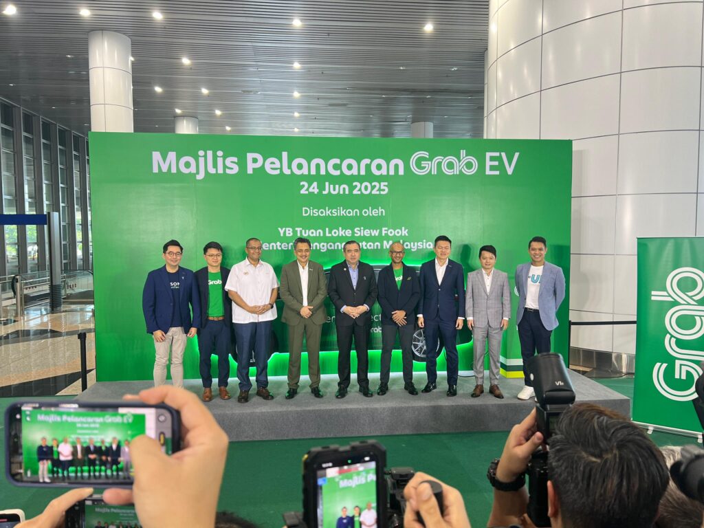 Perkhidmatan Grab EV kini beroperasi secara rasmi di KLIA 1 - TechNave BM