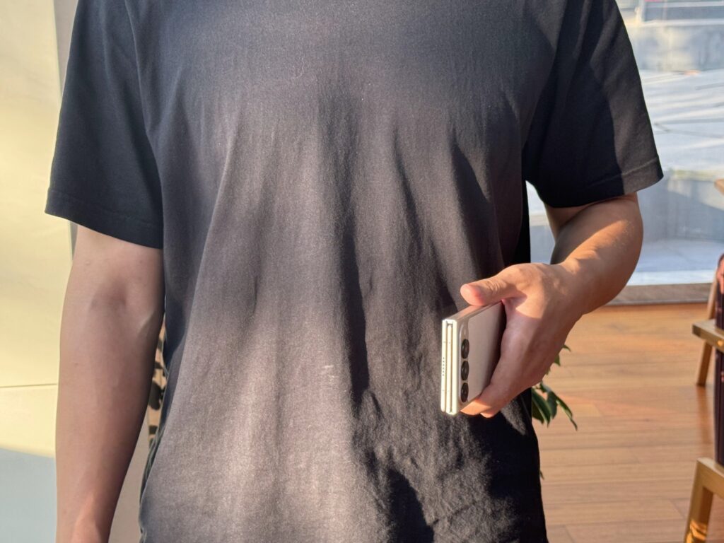 Tecno sedia umum telefon tiga lipatan Phantom Ultimate G Fold ...