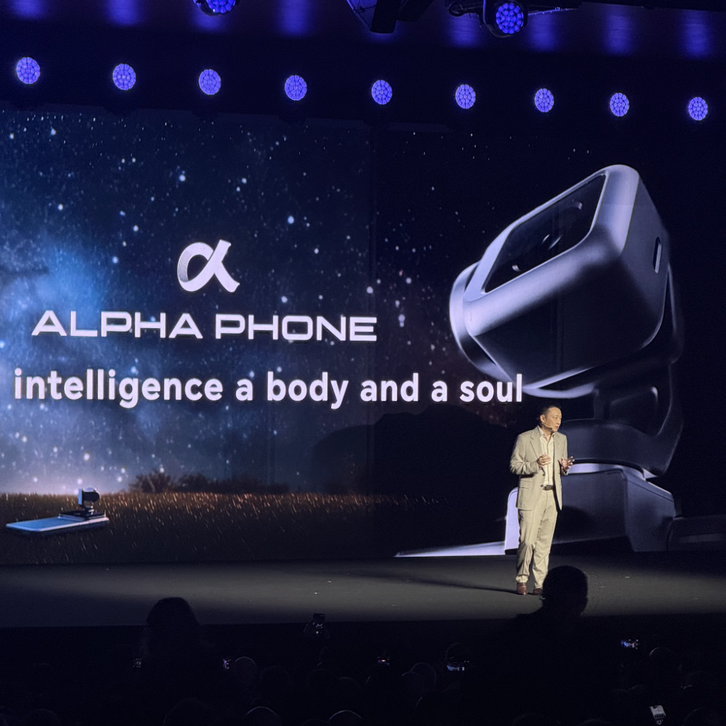 MWC 2026: HONOR perkenalkan Robot Phone, telefon yang boleh “hidup ...